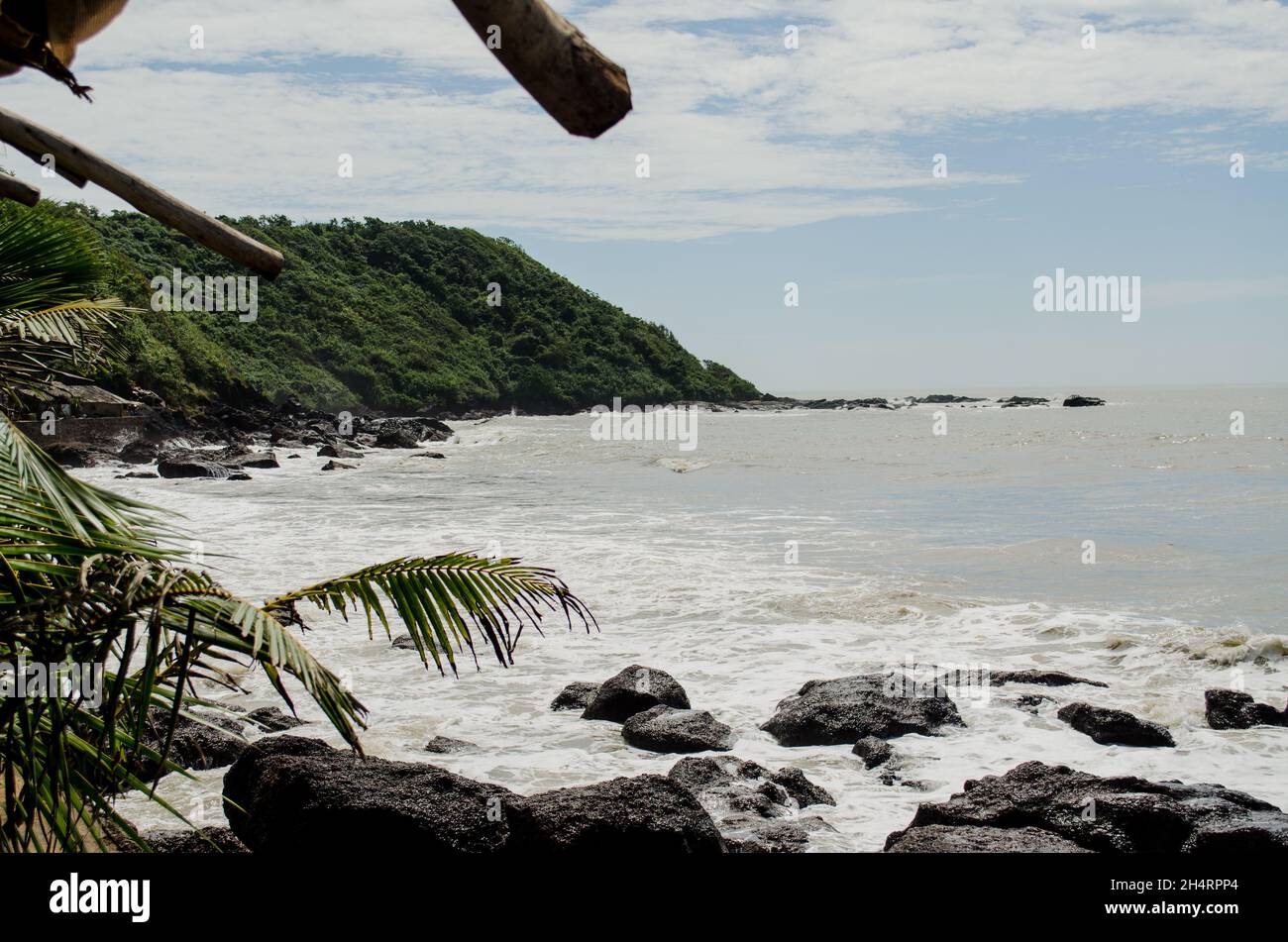 strong waves in Cola beach in goa Stock Photo - Alamy