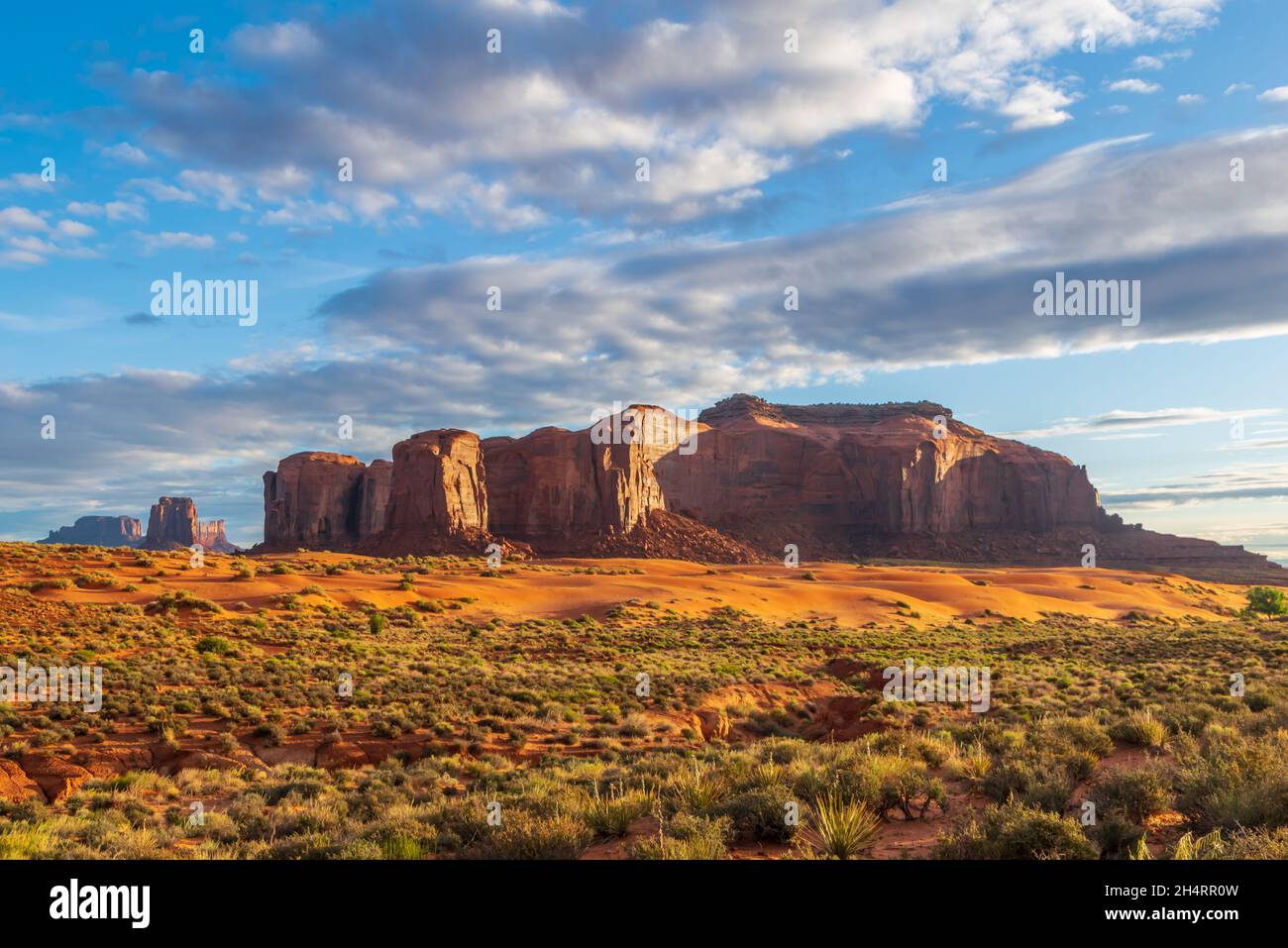 Tranquil southwest scene with large stone formations in Monument Valley ...