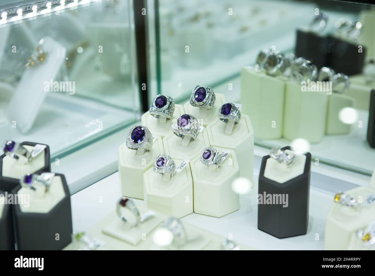 Crystal stones window hi-res stock photography and images - Alamy