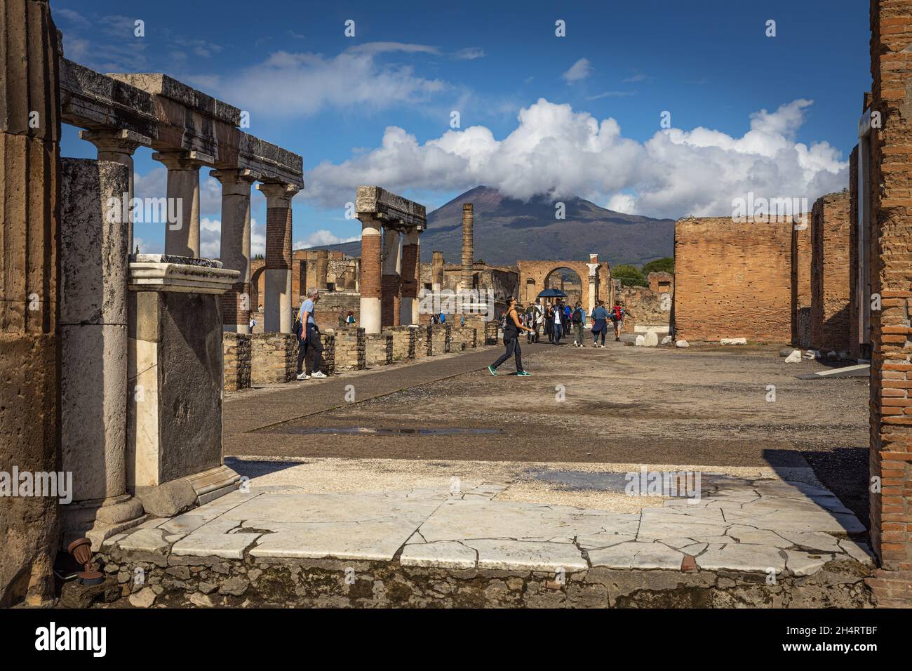 Pompeii forum hi-res stock photography and images - Alamy