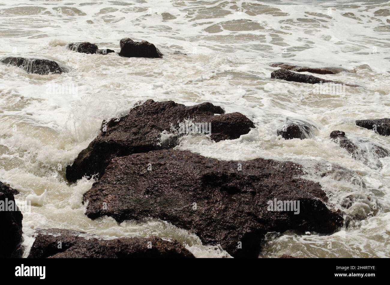 strong waves in Cola beach in goa Stock Photo - Alamy