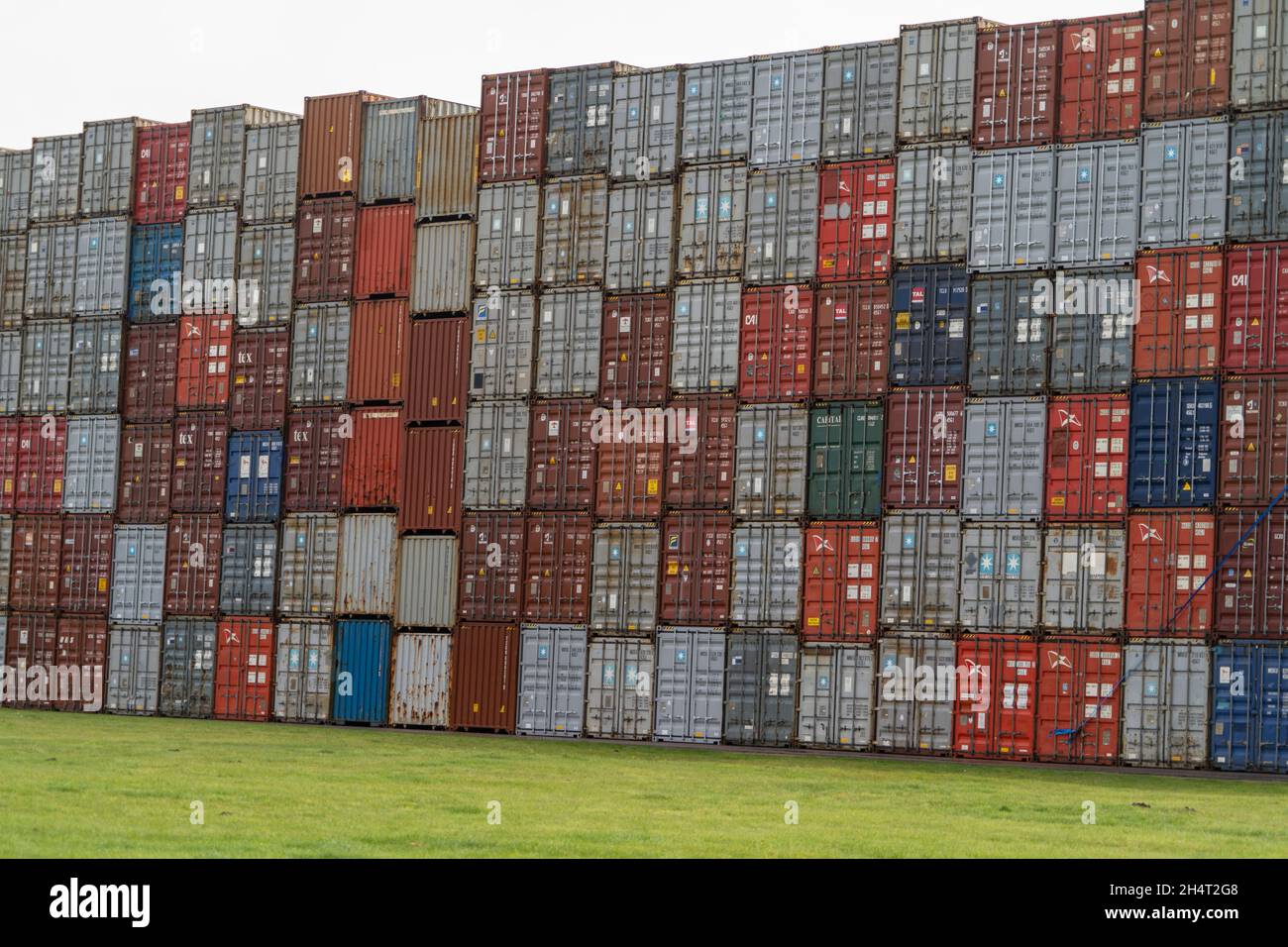 Shipping container in hgv hi-res stock photography and images - Alamy