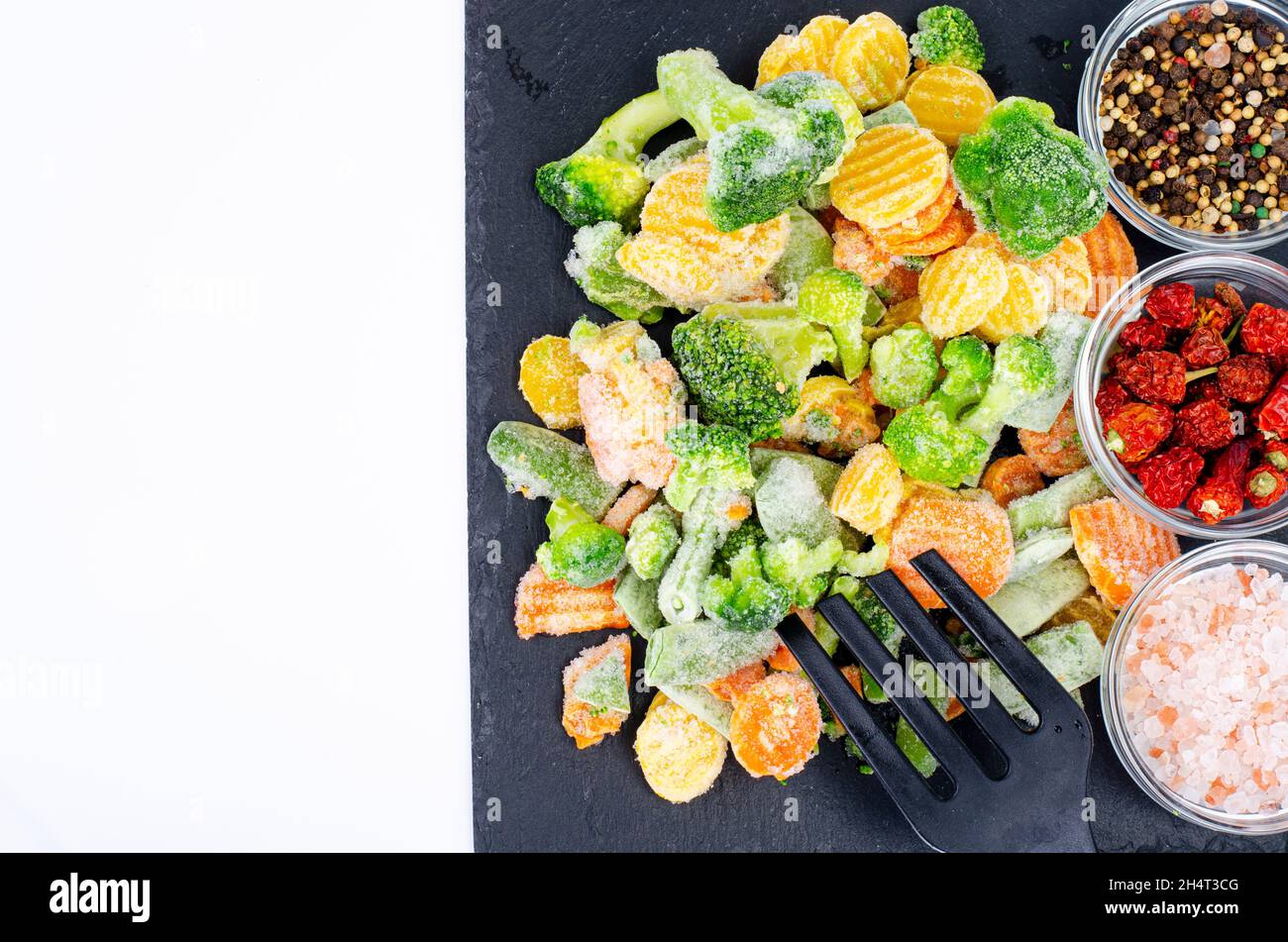 Frozen assorted mixed vegetables hi-res stock photography and images ...