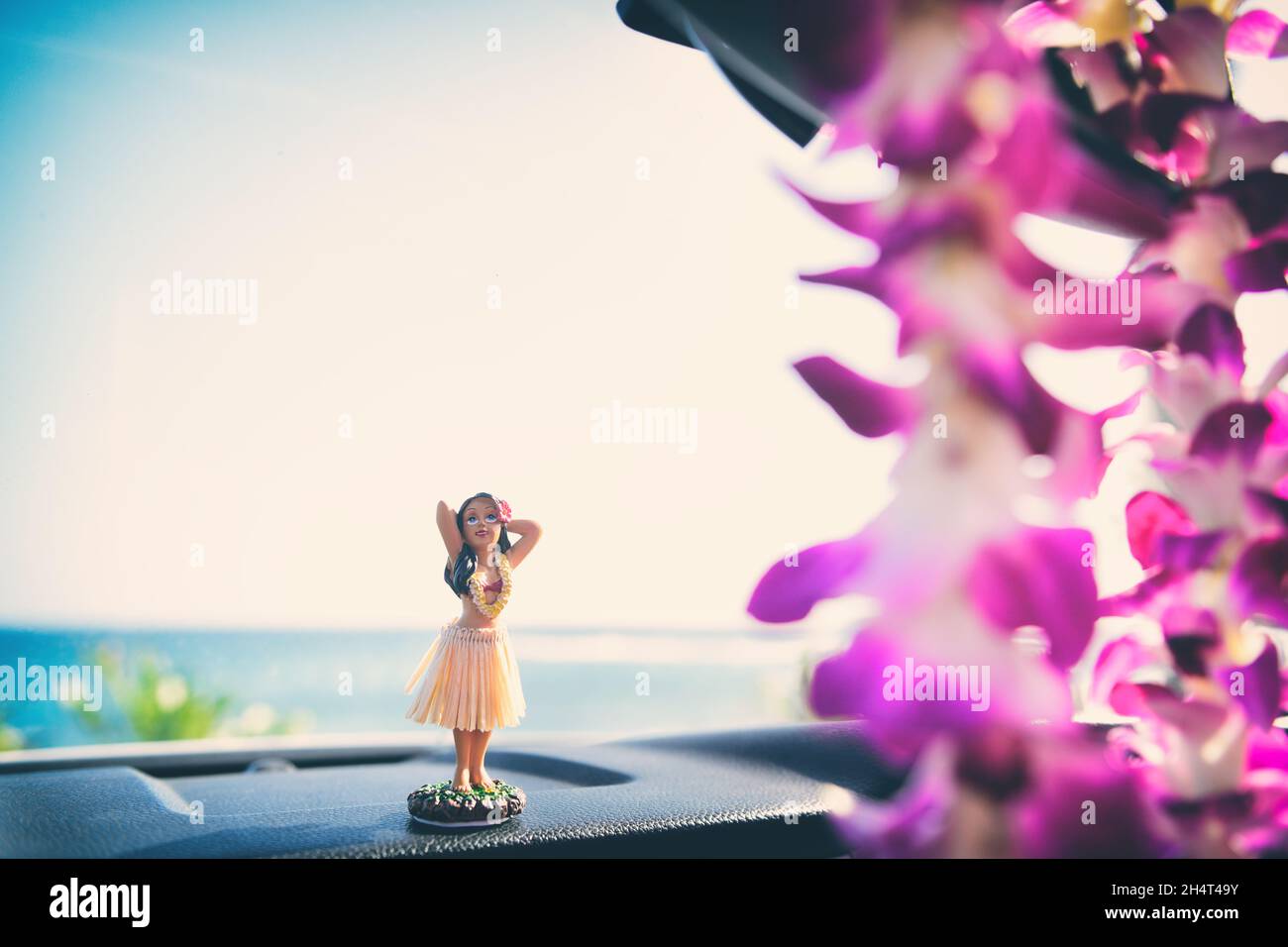 Car dashboard hula girl hi-res stock photography and images - Alamy