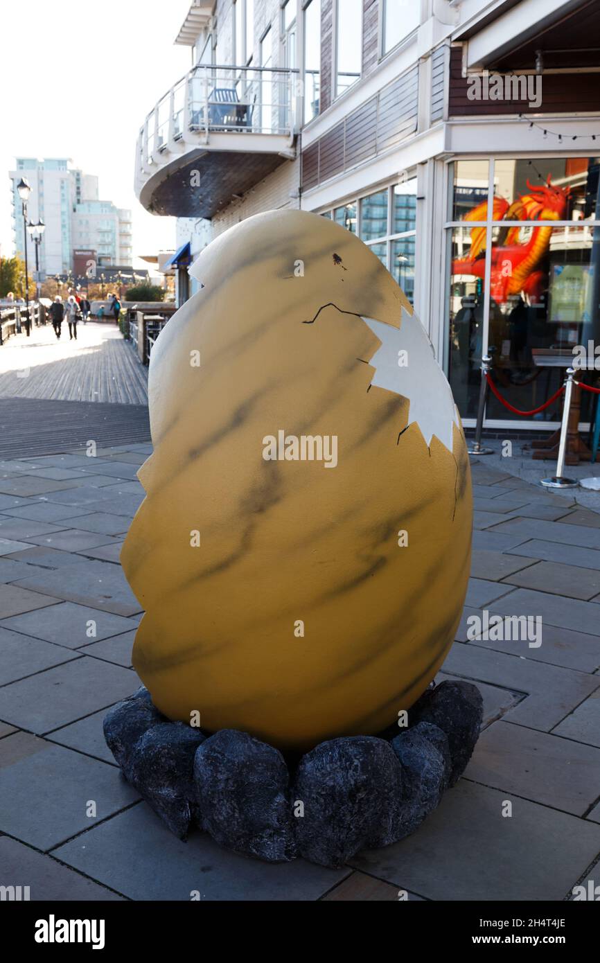 Mermaid Quay, Cardiff Bay, South Wales, UK. 4 November 2021. The UK's ...