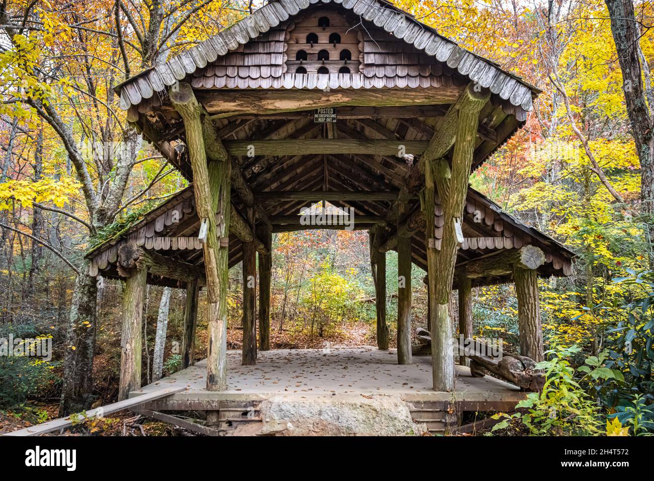 The old abandoned Sky Valley Stables Bridge crosses Mud Creek at the ...