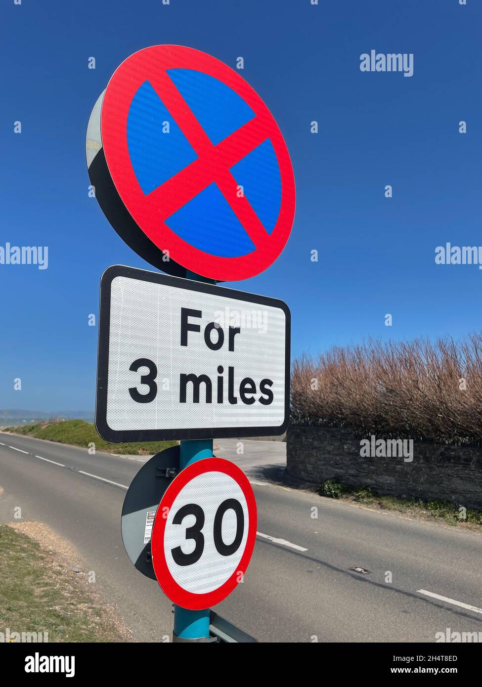 Vertical shot speed limit hi-res stock photography and images - Alamy