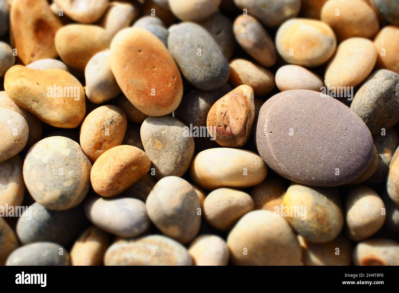 Collection of rounded pebbles hi-res stock photography and images - Alamy