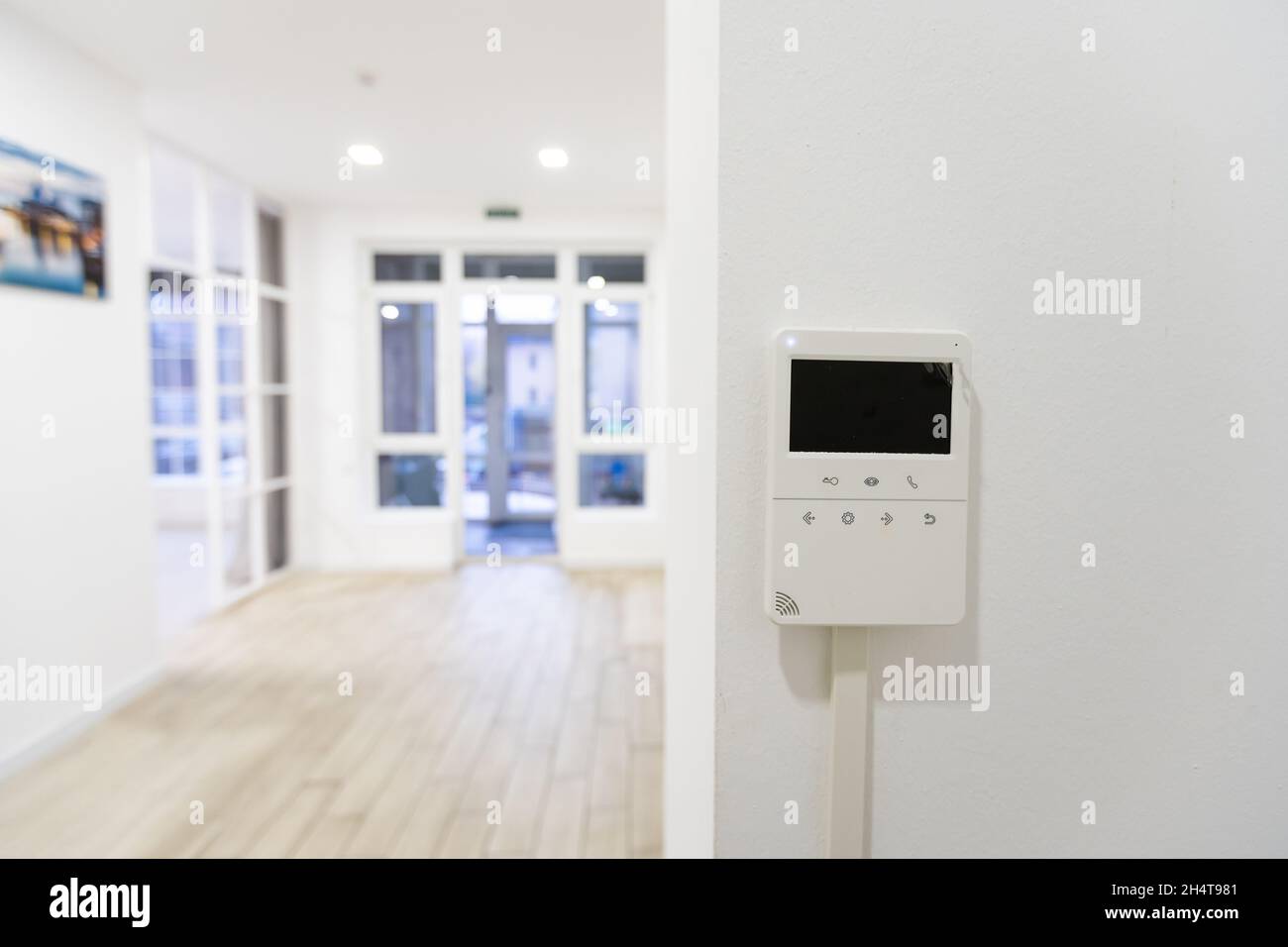 Intercom glass hi-res stock photography and images - Alamy