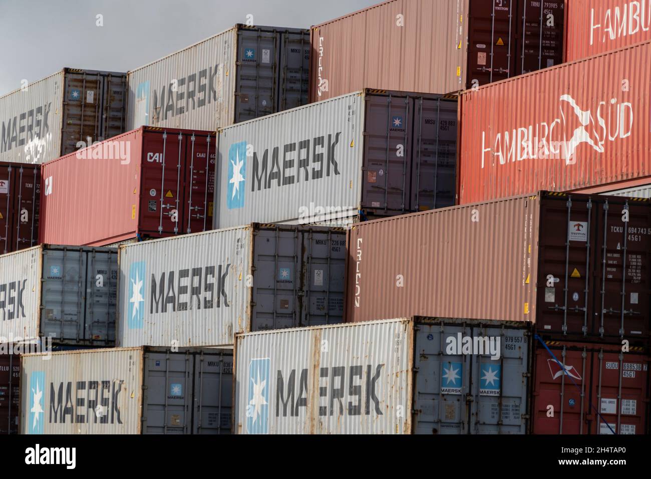 Shipping container in hgv hi-res stock photography and images - Alamy