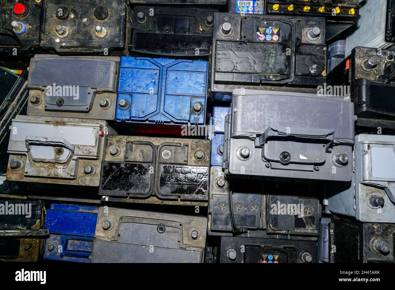 Plumbum scrap hi-res stock photography and images - Alamy