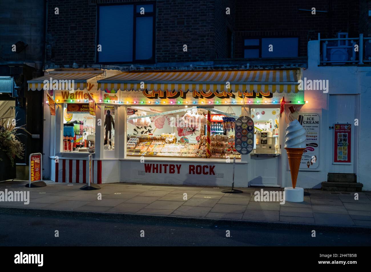 Whitby rock shop store hi-res stock photography and images - Alamy