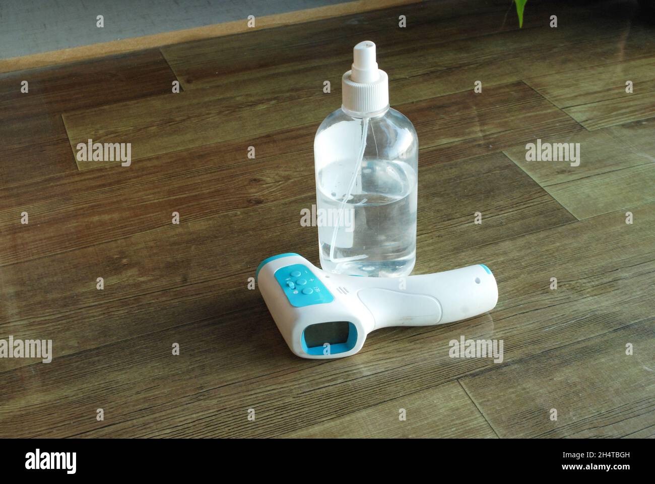 Hand sanitizer bottle hi-res stock photography and images - Alamy