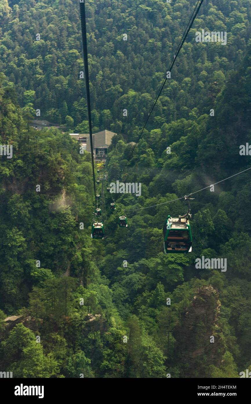 The Huangshi Zhai cable car to the Yellow Stone Stronghold in ...