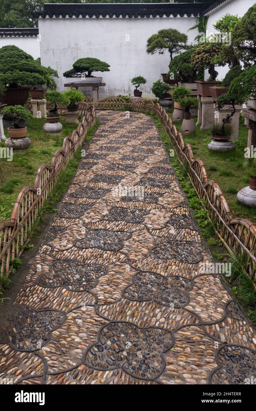 Suzhou chinese rock garden hi-res stock photography and images - Alamy