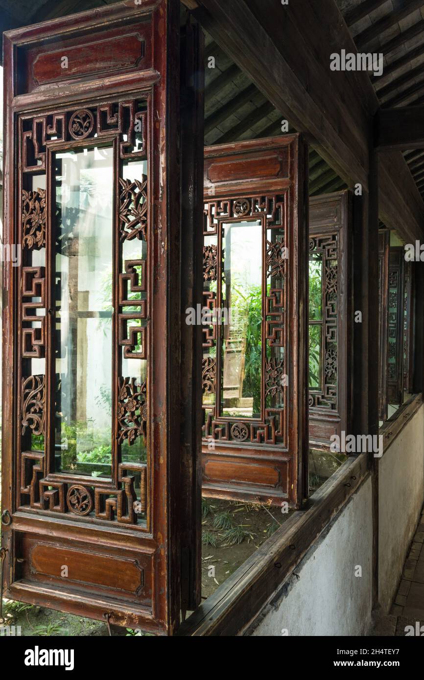 Traditional chinese designs hi-res stock photography and images - Alamy