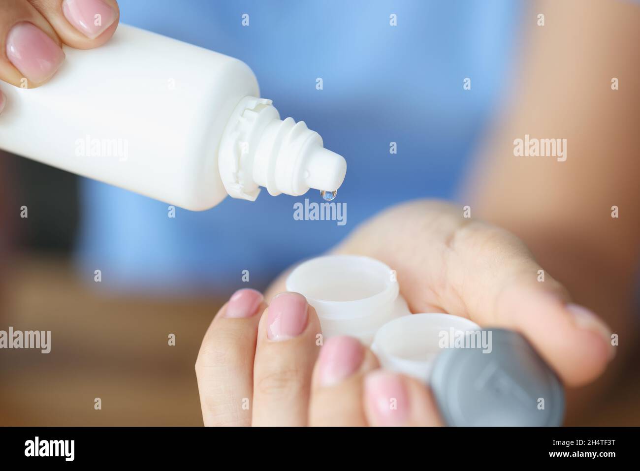 Pour liquid container hi-res stock photography and images - Alamy
