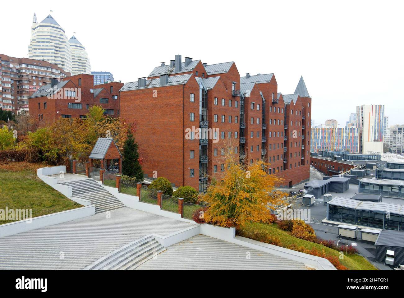 Big red brick buildings hi-res stock photography and images - Alamy