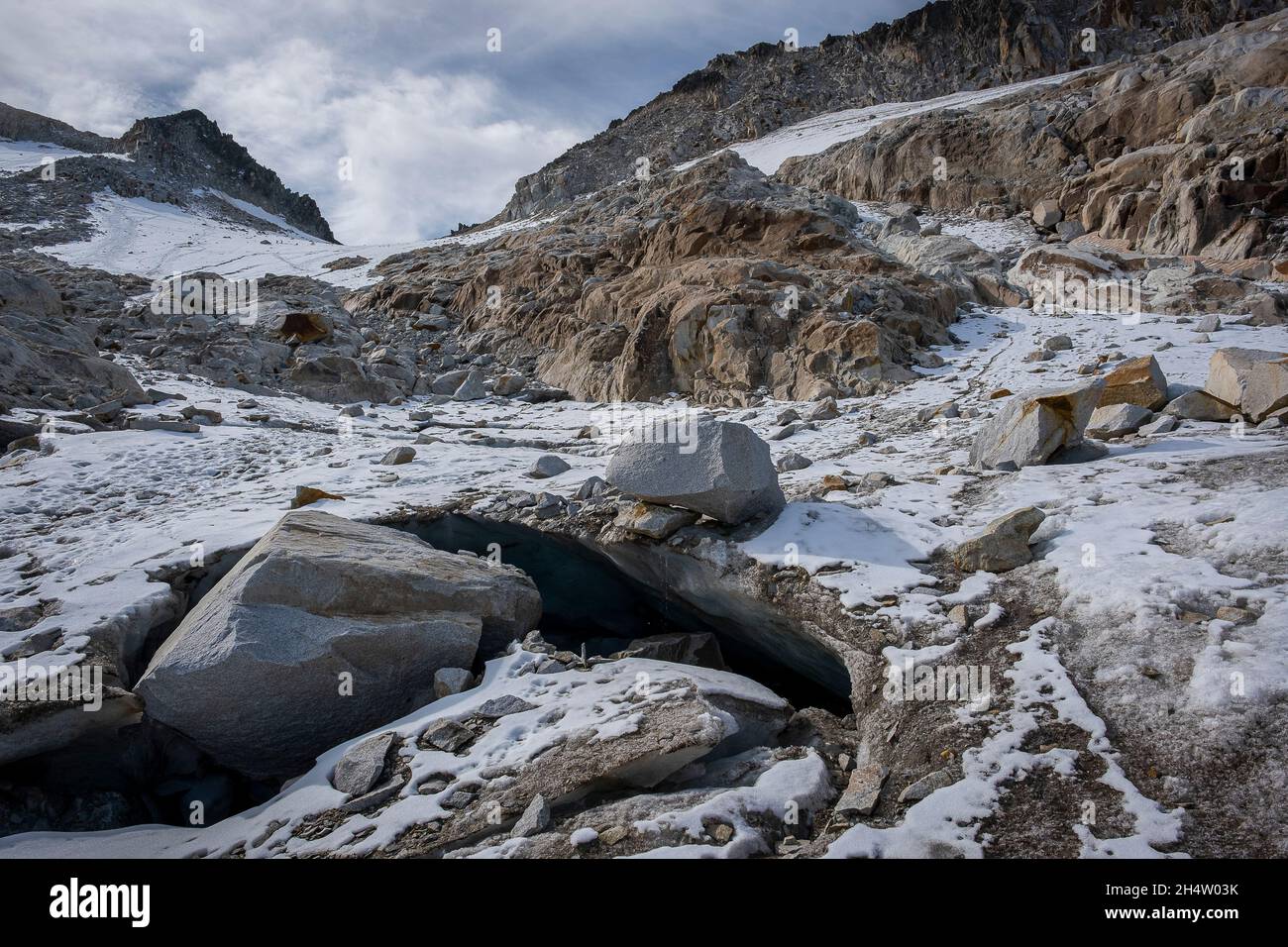 Pico de Aneto at left, and Aneto glacier, in Posets-Maladeta Natural ...