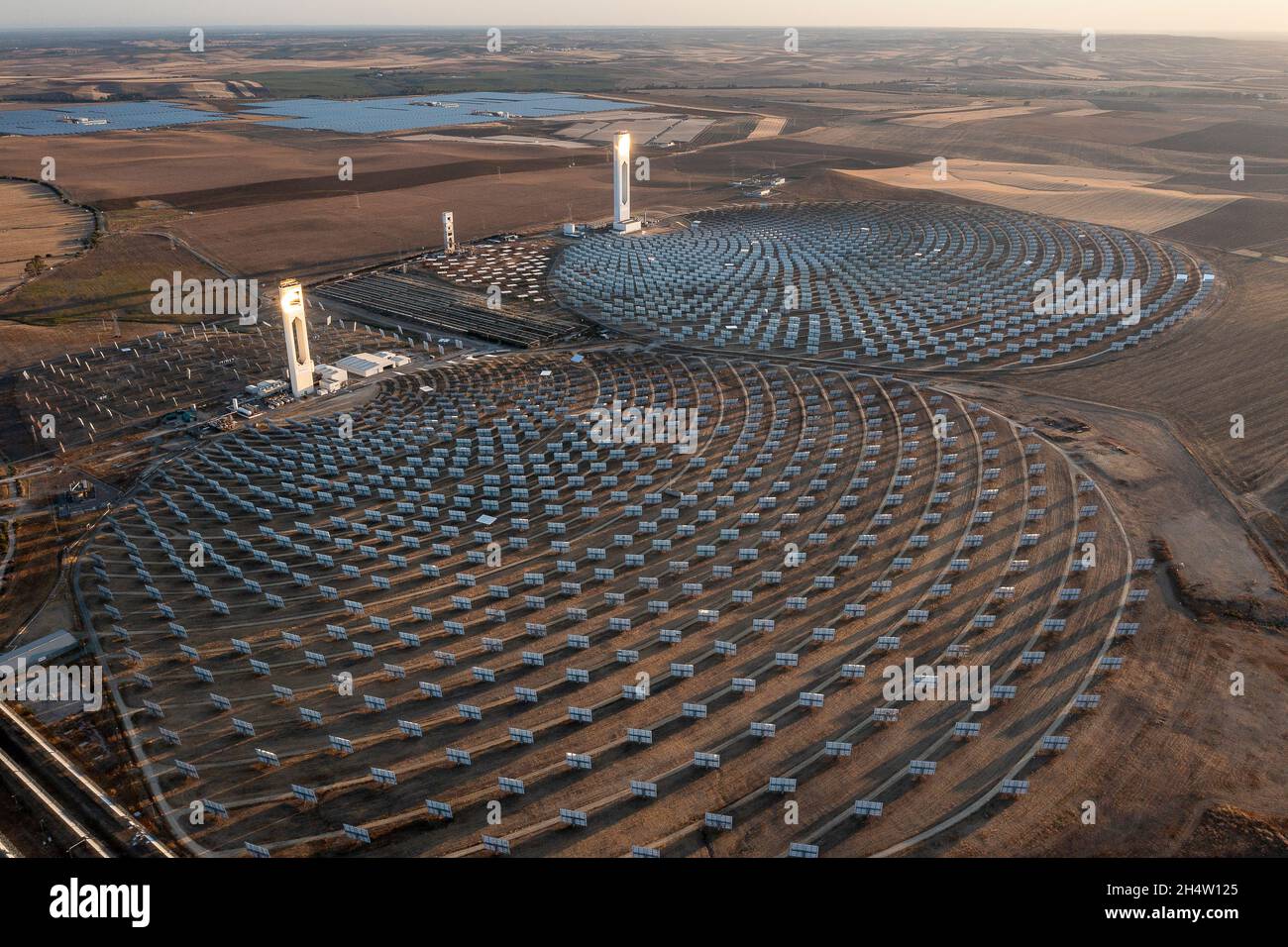 Electric plant. The world's first commercial concentrating solar power ...