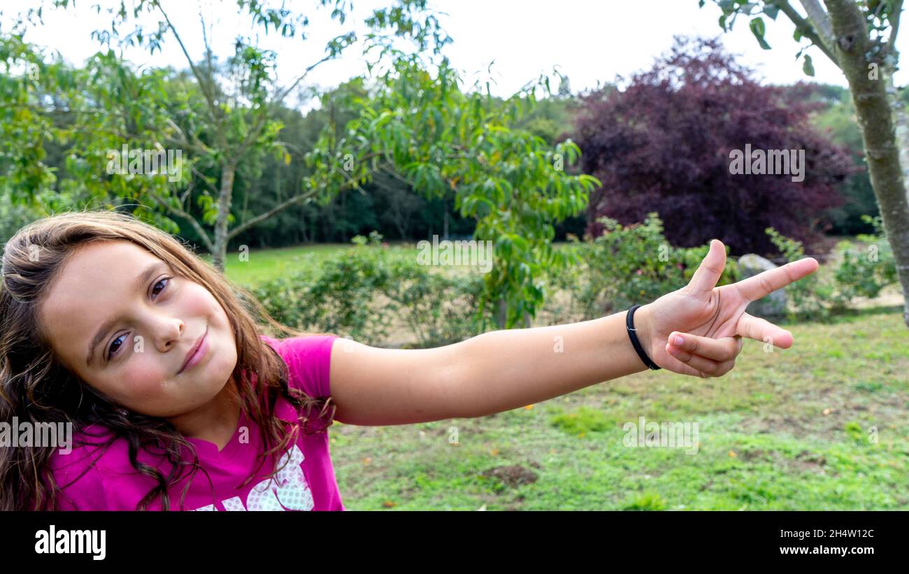 Three fingers up hi-res stock photography and images - Alamy