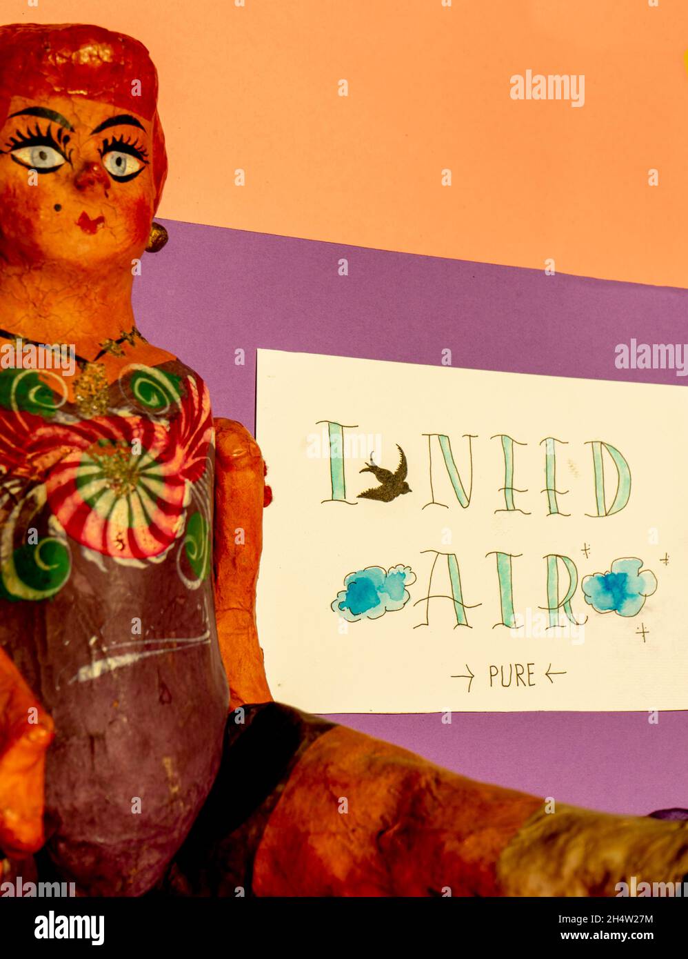Paper doll hi-res stock photography and images - Alamy