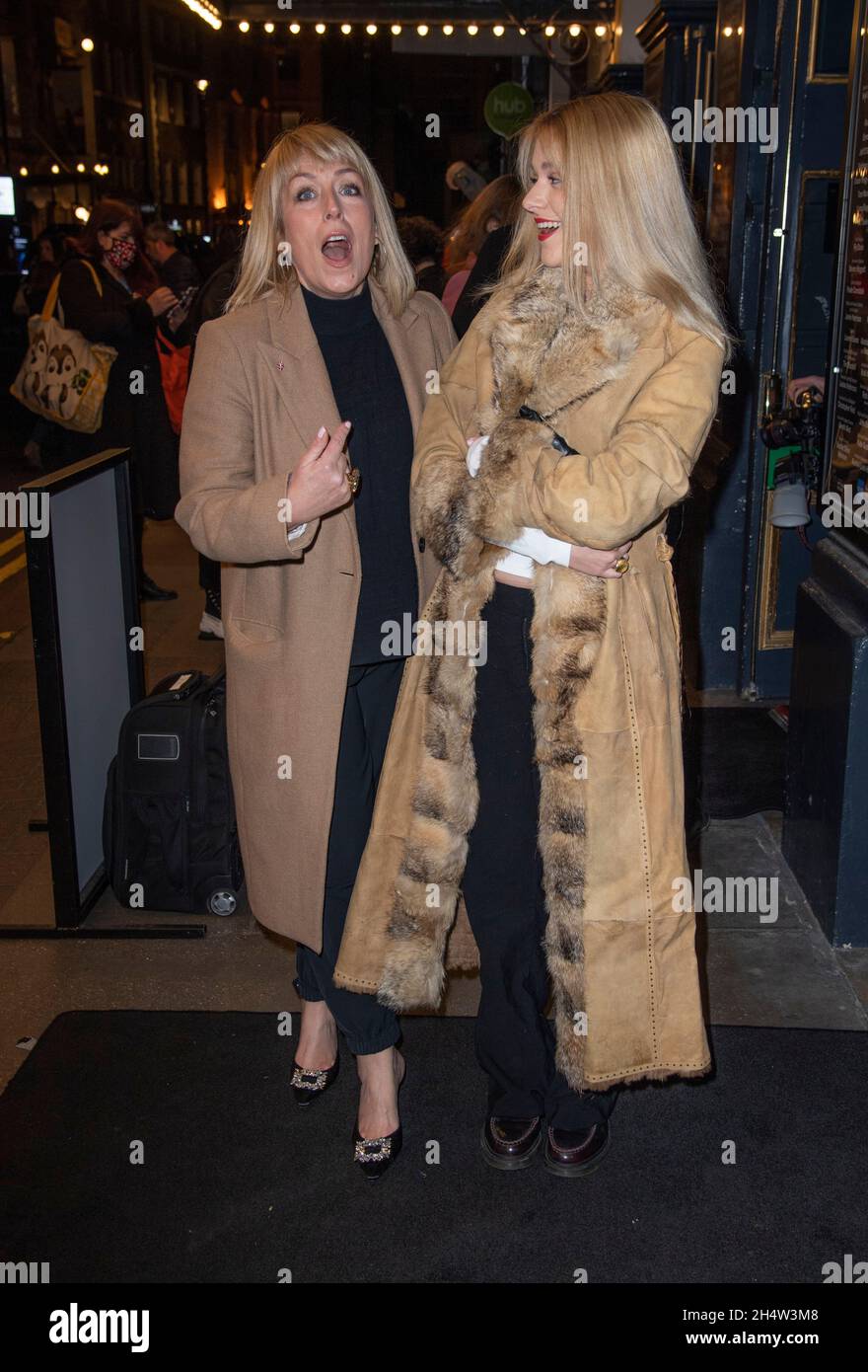 LONDON - ENGLAND 04 Nov: Fay Ripley and Daughter attends the West End ...