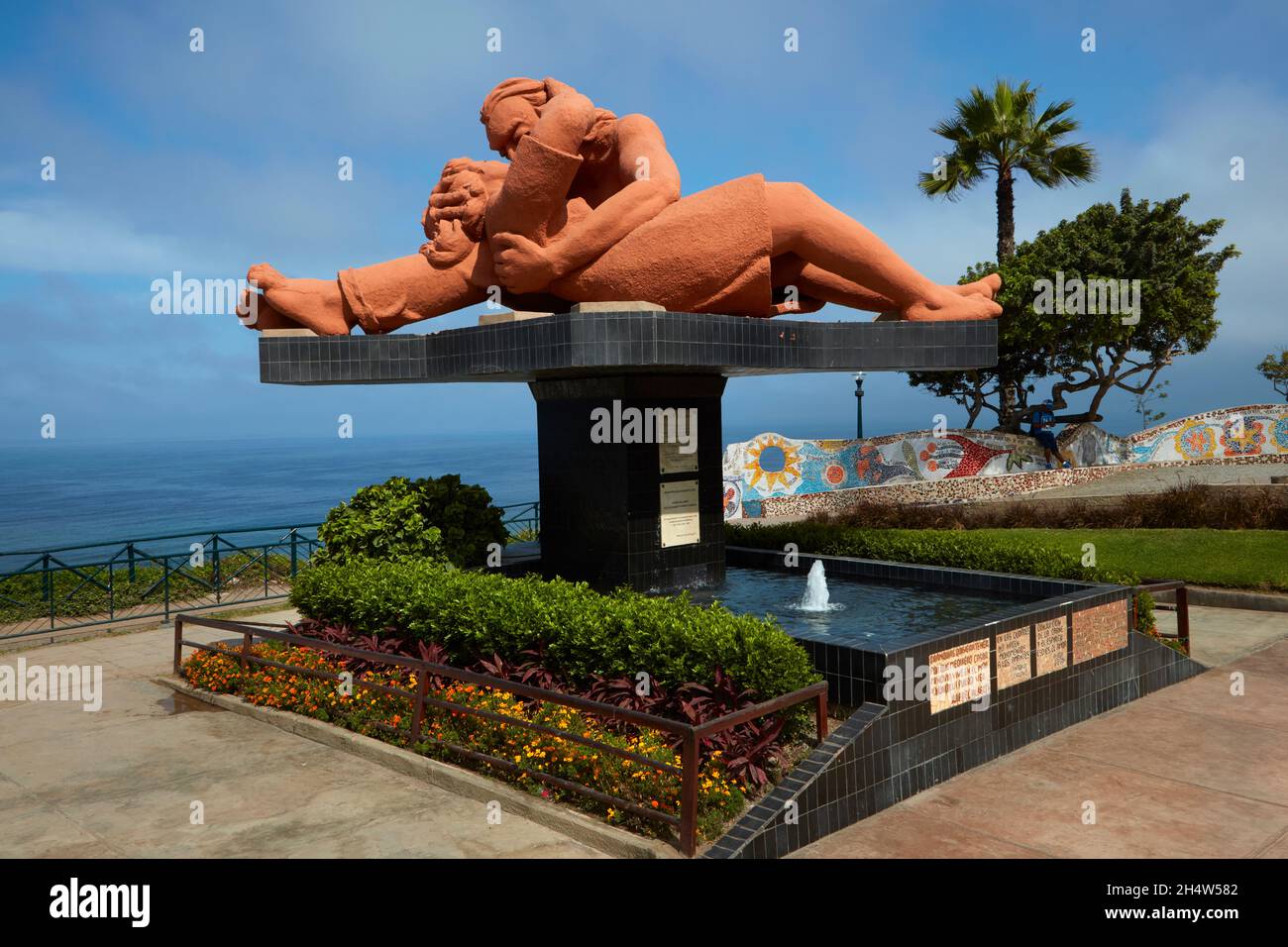 El Beso (The Kiss) statue by Victor Delfin, Park del Amor (Park of Love ...
