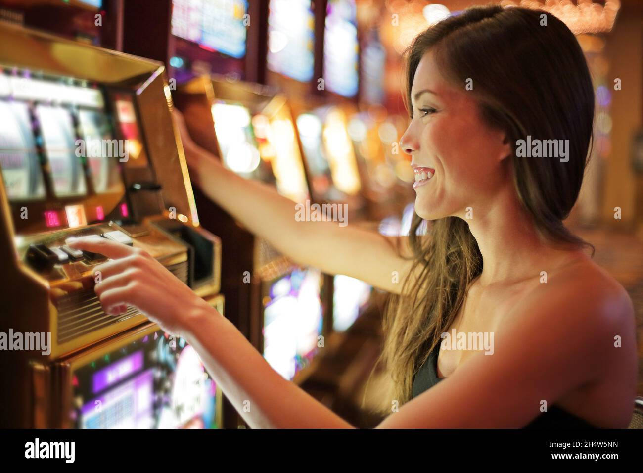 Coins spin spinning hi-res stock photography and images - Alamy