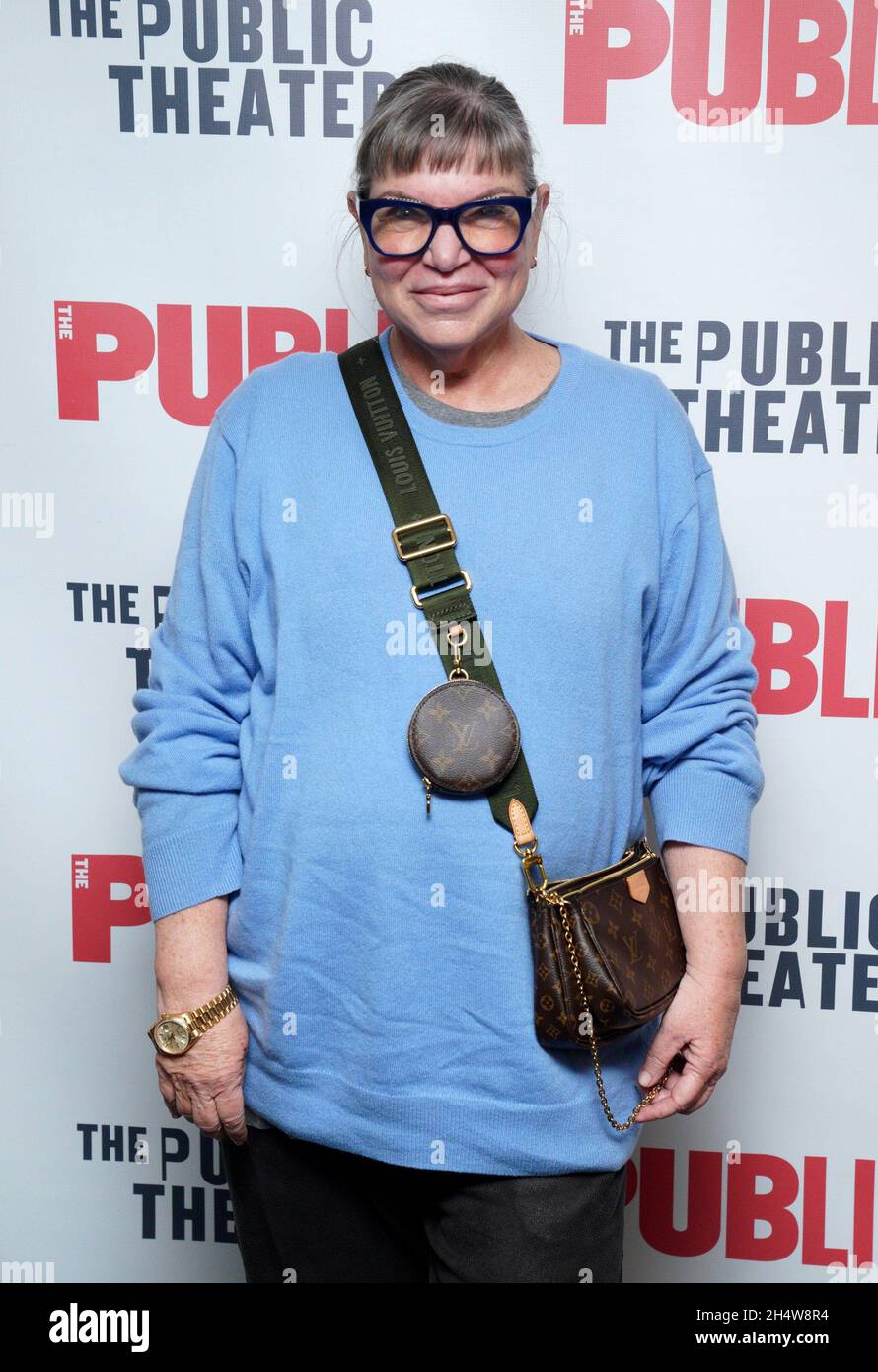 New York, NY, USA. 4th Nov, 2021. Mindy Cohn in attendance for Opening ...