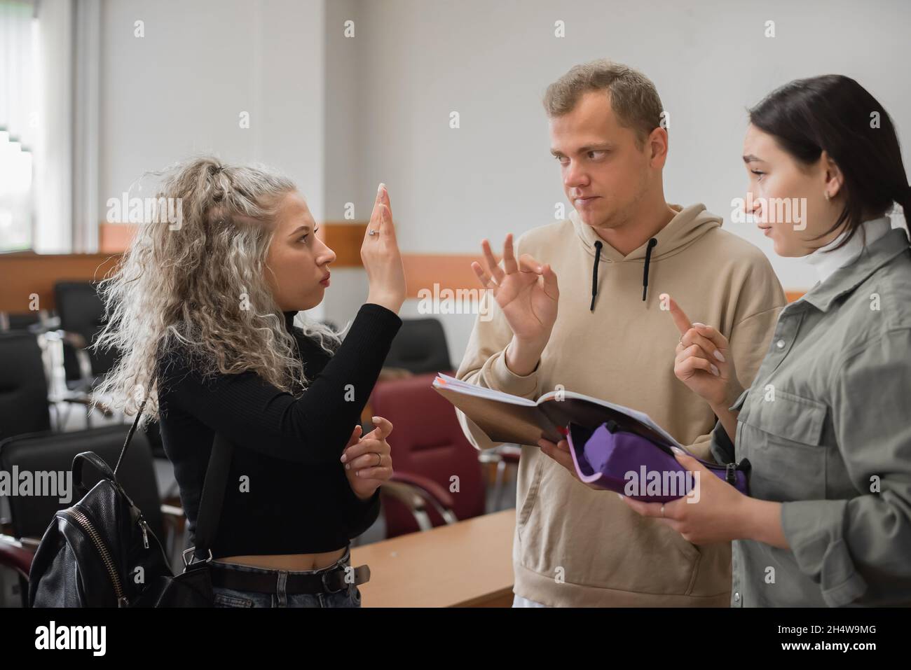Guy with three girls hi-res stock photography and images - Alamy