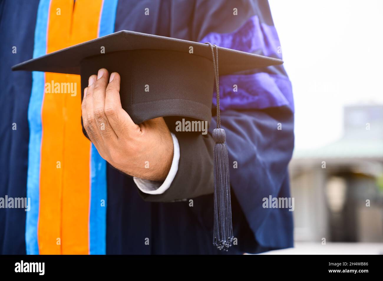 Students holding certificates hi-res stock photography and images - Alamy