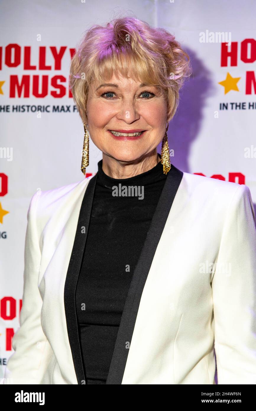 Dee wallace hi-res stock photography and images - Alamy