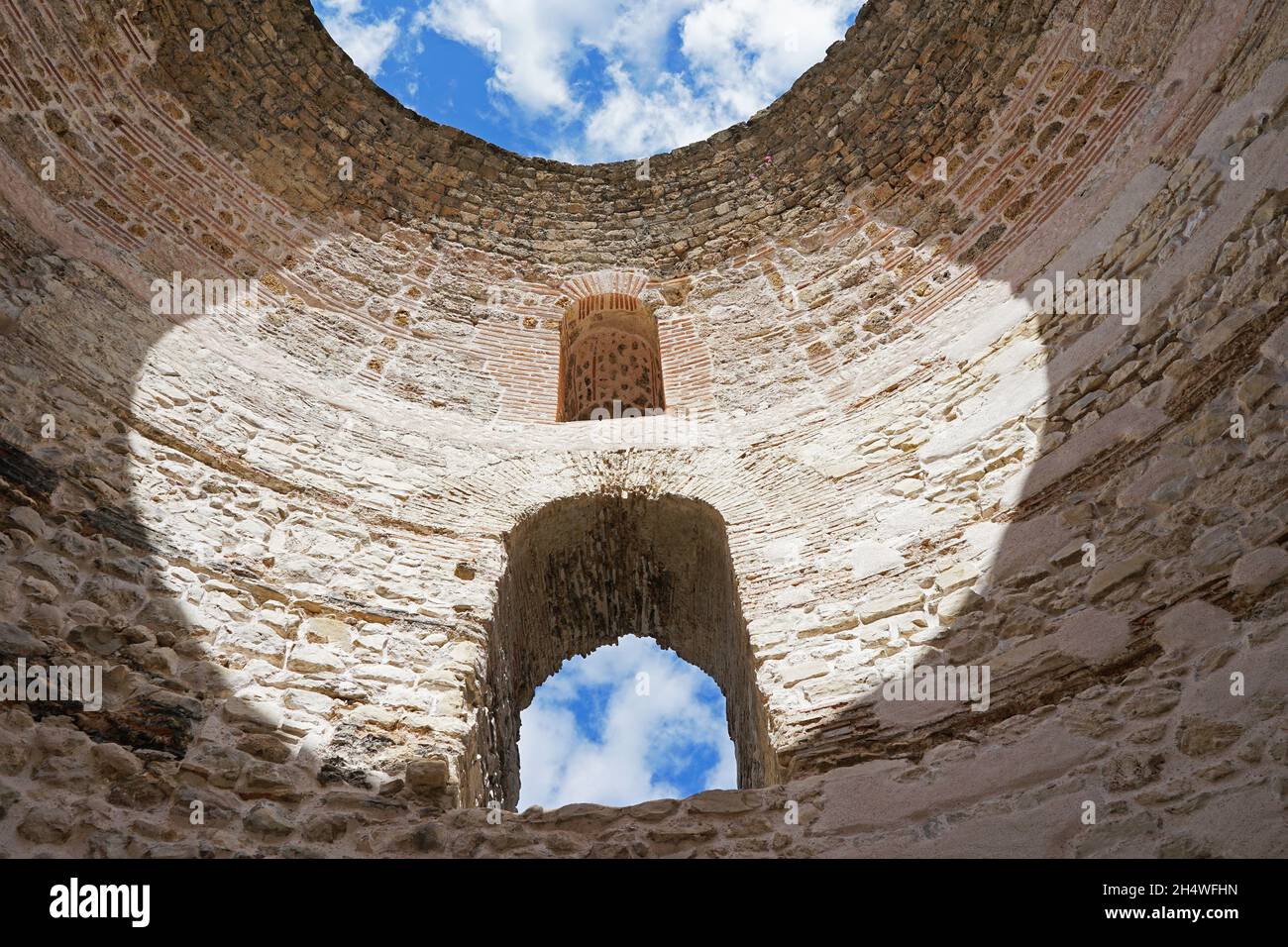 Round ceiling design and interior decoration at Temple of the ...