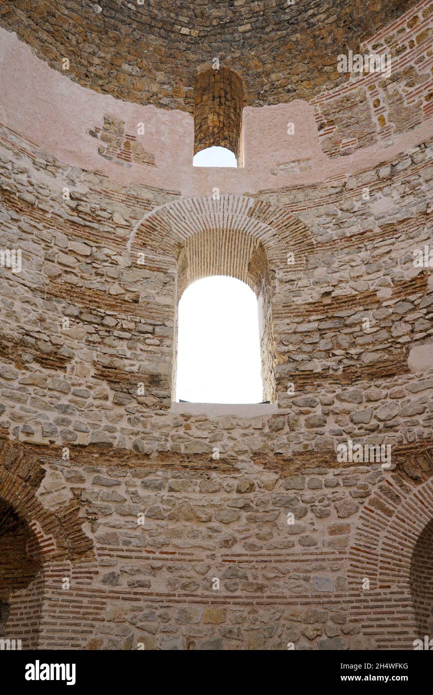 Round ceiling design and interior decoration at Temple of the ...
