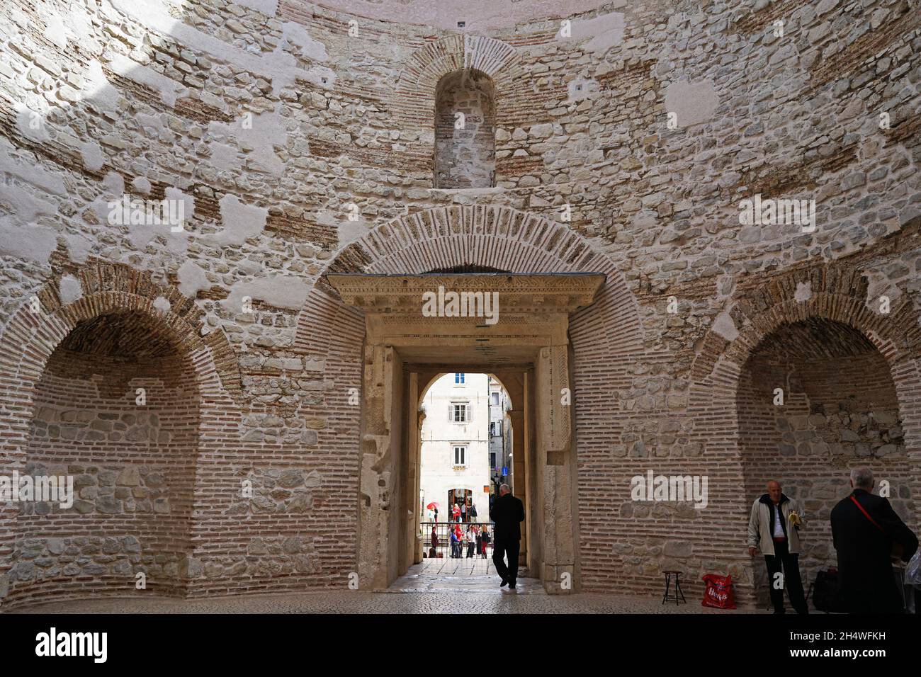 Round ceiling design and interior decoration at Temple of the ...
