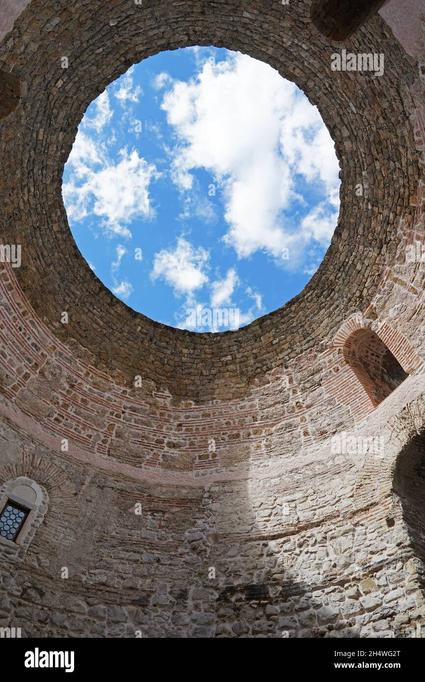 Round ceiling design and interior decoration at Temple of the ...