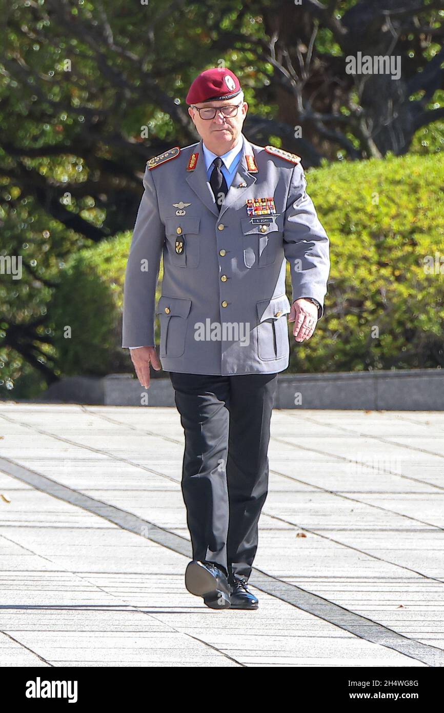 Gen. Eberhard Zorn, chief of Defense of the German Armed Forces, visits ...