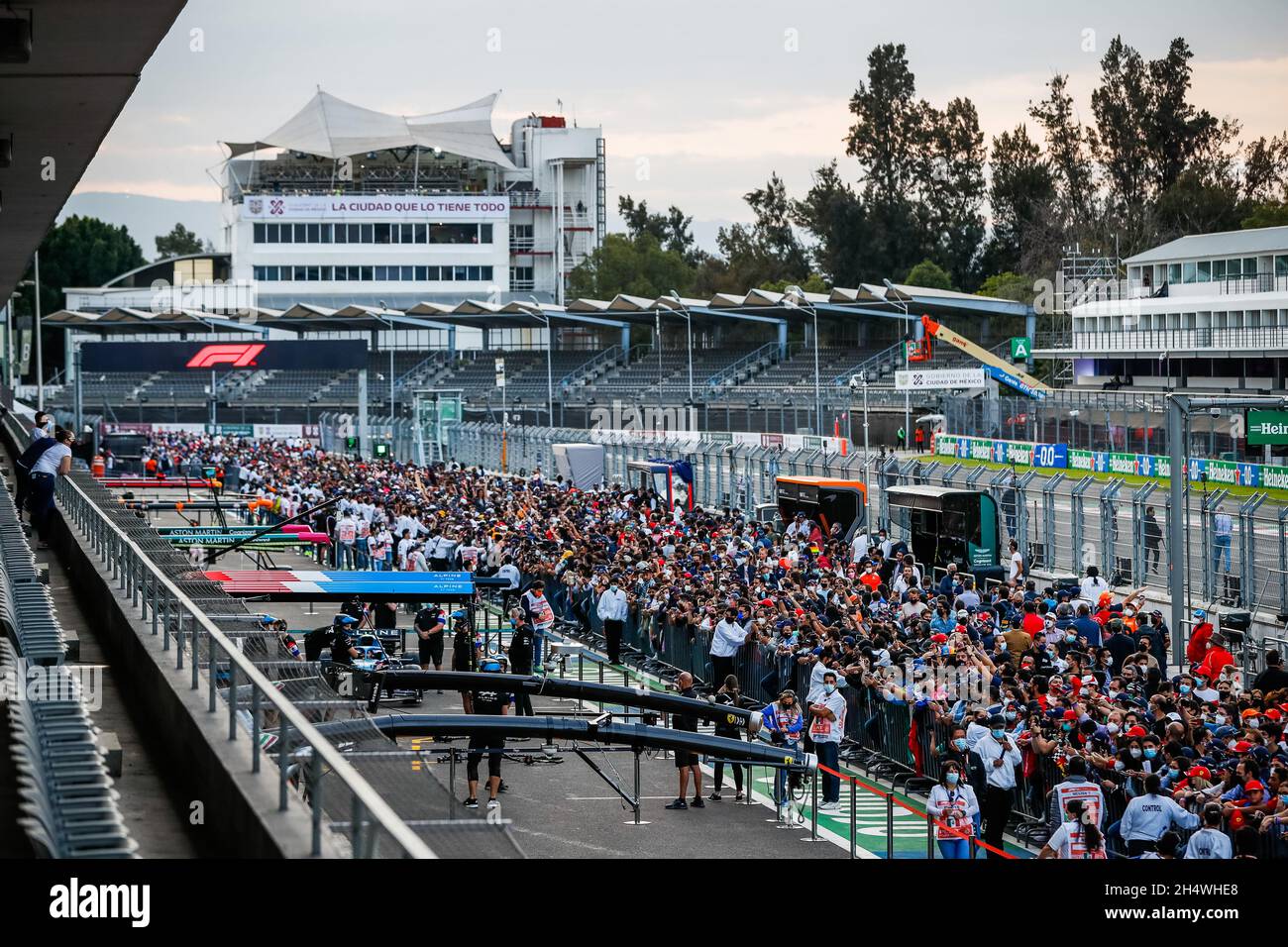 spectators, fans, crowd, foule, pitlane, during the Formula 1 Gran ...