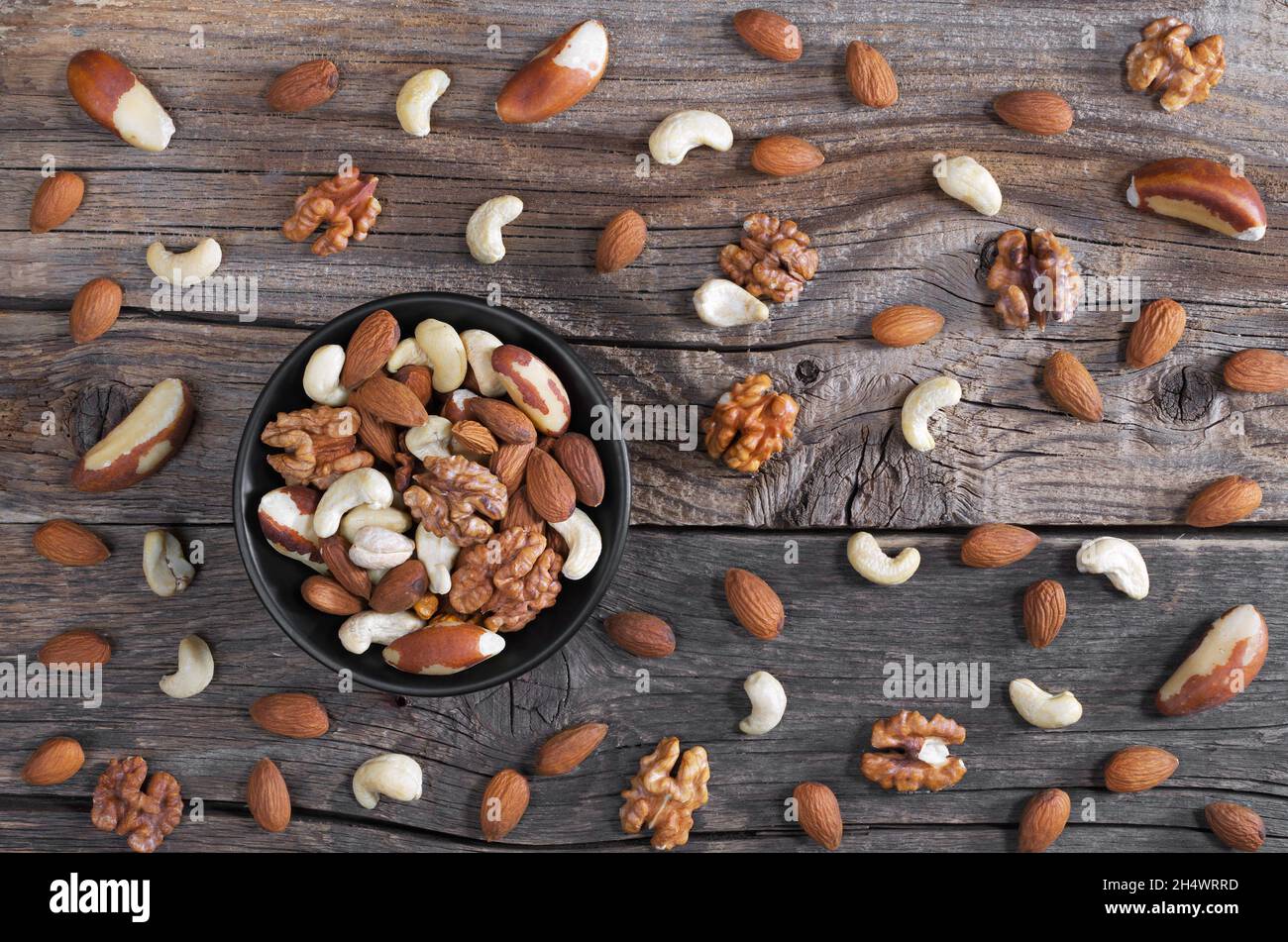 Scattered dried fruit and nuts hi-res stock photography and images - Alamy