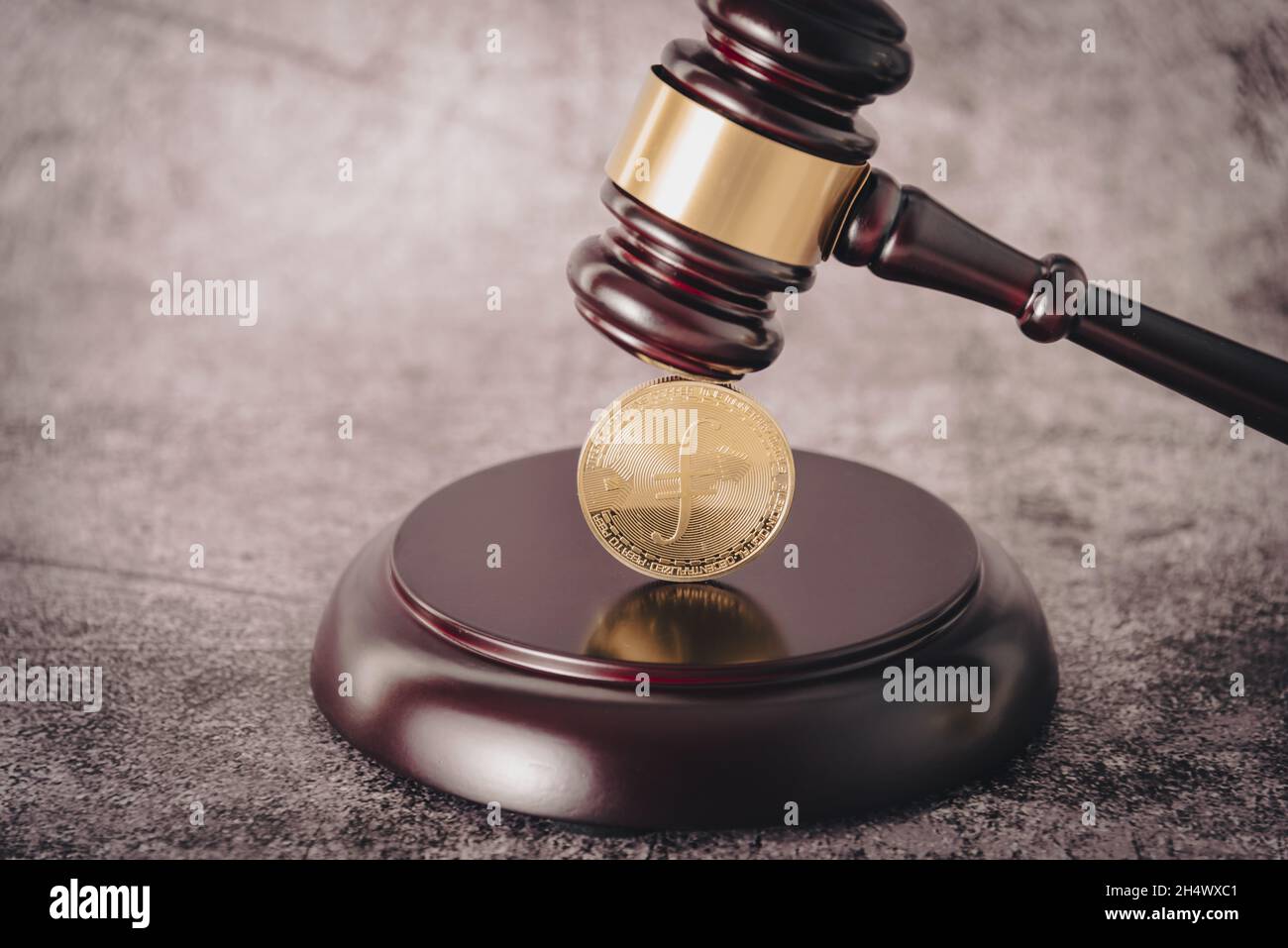 Golden anvil hi-res stock photography and images - Alamy