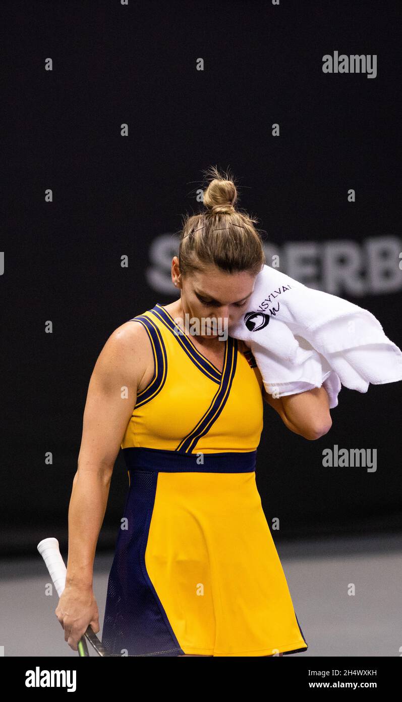 Simona halep tennis tour hi-res stock photography and images - Alamy
