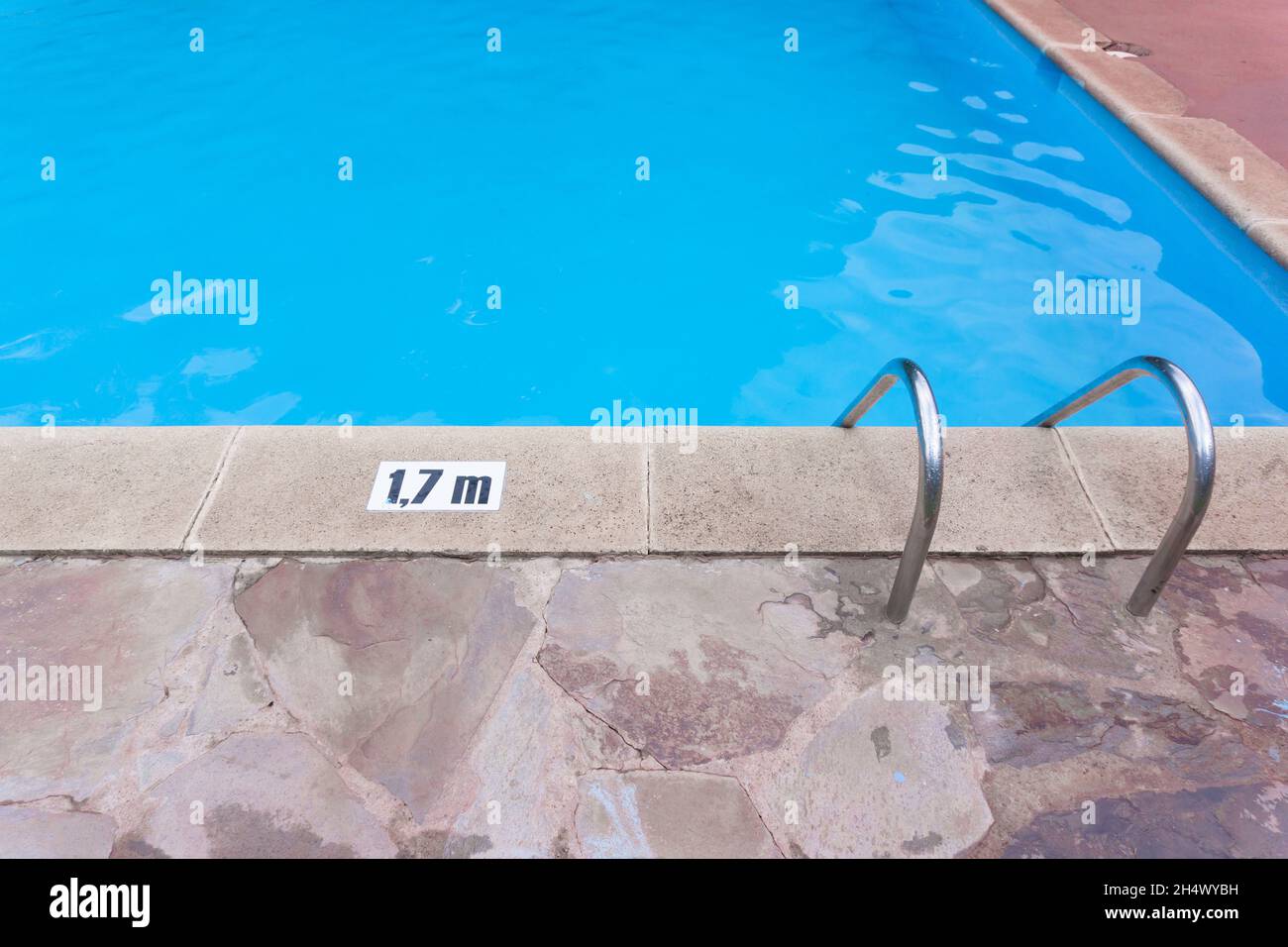 Pool depth sign hi-res stock photography and images - Alamy