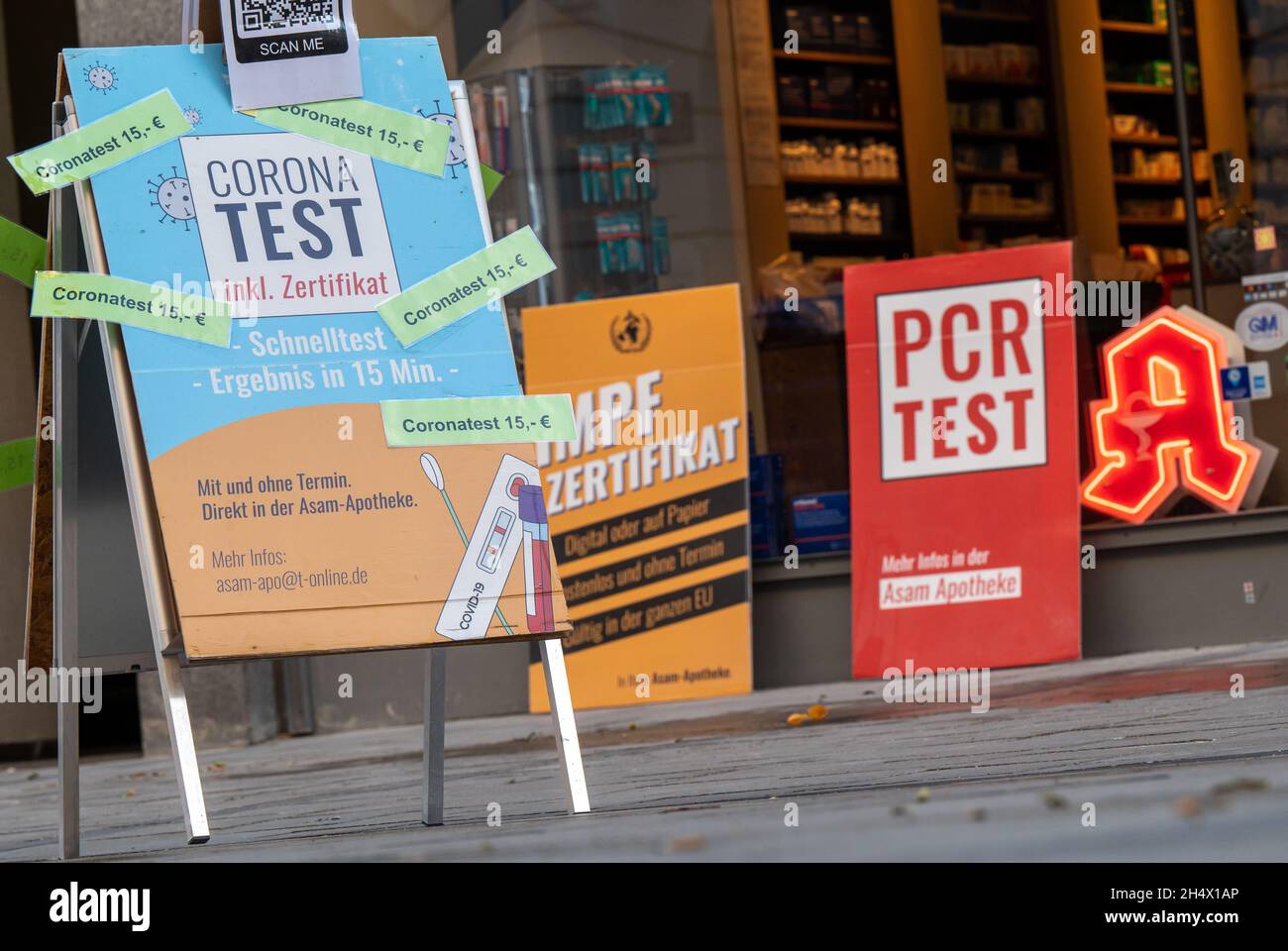Munich, Germany. 05th Nov, 2021. Signs with the inscription "Corona ...