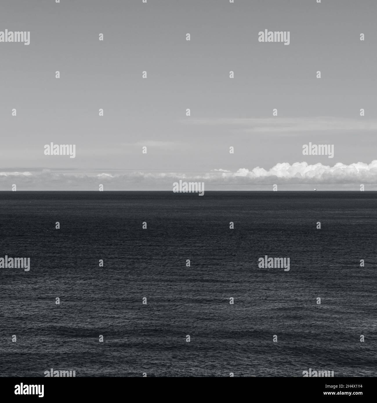 Grayscale sea hi-res stock photography and images - Alamy