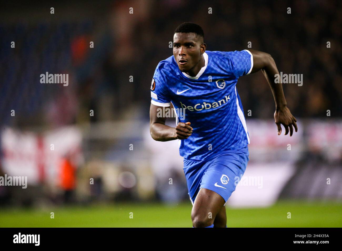 GENK, BELGIUM - NOVEMBER 4: Paul Onuachu of KRC Genk during the Group H ...