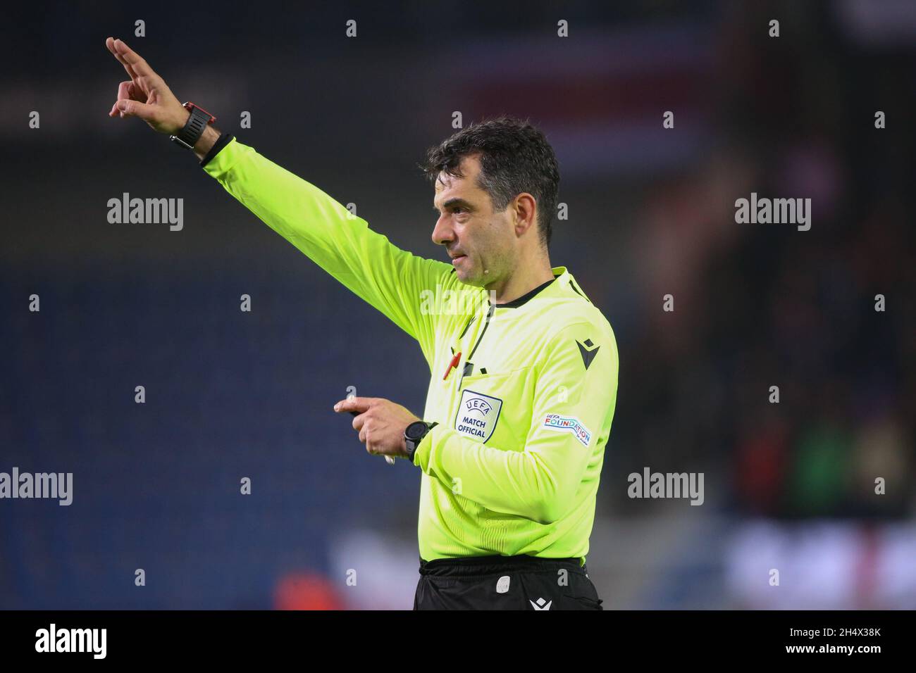 Referee aleksandar stavrev hi-res stock photography and images - Alamy