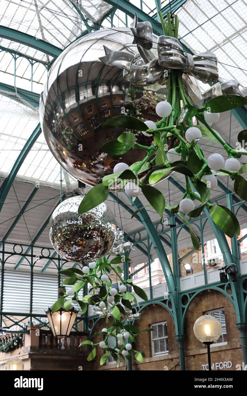 Apple market roof hi-res stock photography and images - Alamy