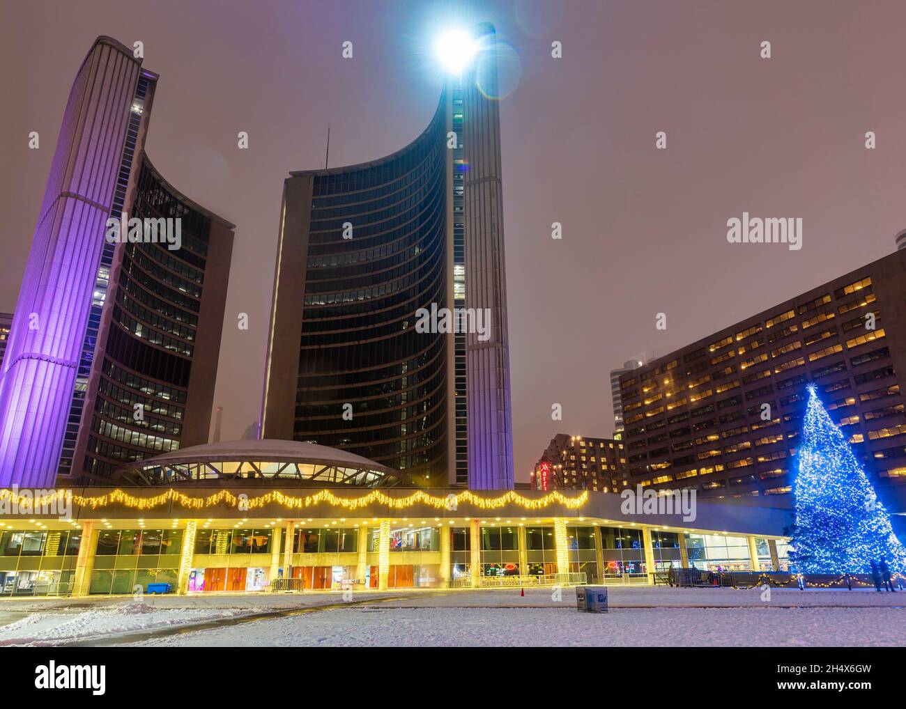 Toronto town hall hi-res stock photography and images - Alamy