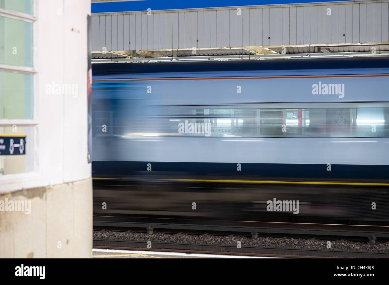 Surbiton Railway Station, Surbiton, London Stock Photo - Alamy